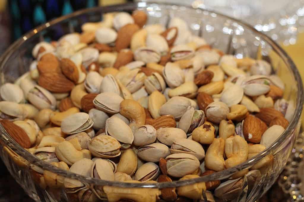 Top 5 Healthy Nuts for Snacking | LorentaNuts.com Cashews Almonds & More