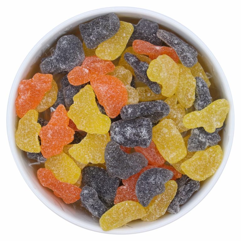 A Halloween Candy Buffet | LorentaNuts.com