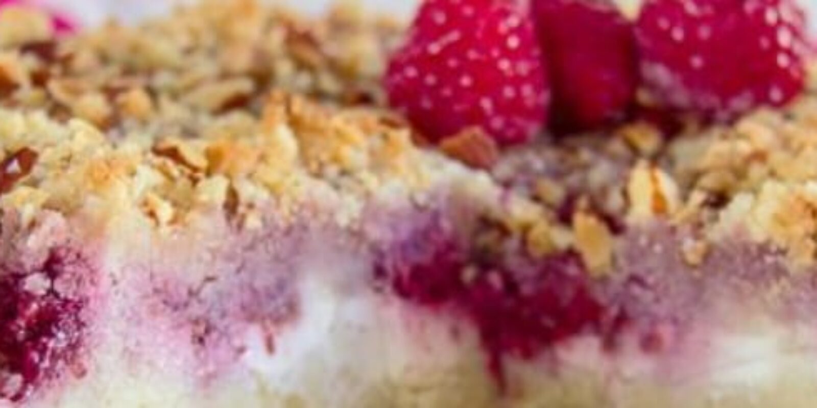 Raspberry Crumble and Almond Cake Recipe | LorentaNuts.com
